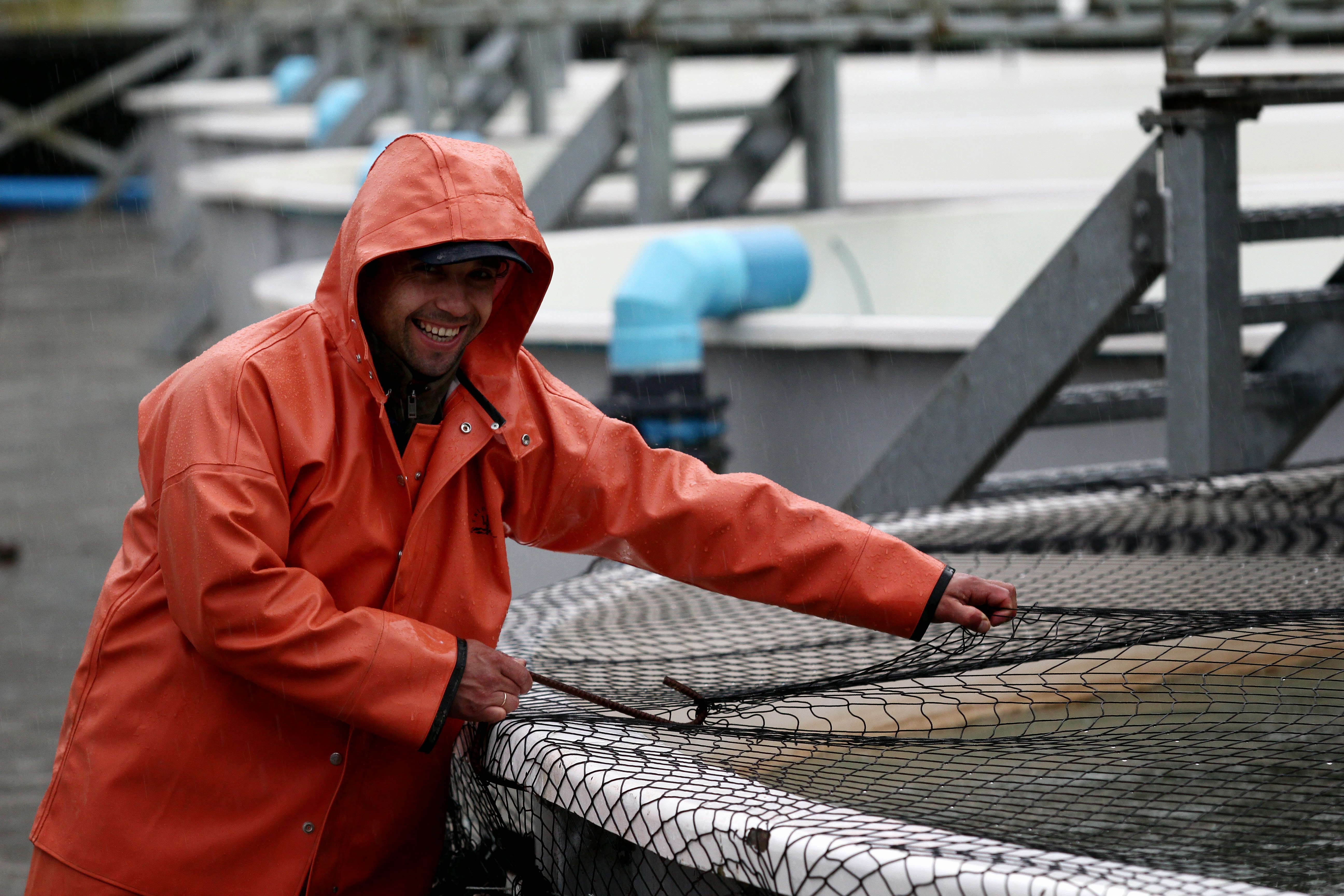 Limit wild fish use in aquaculture | Seafood basics | Seafood Watch